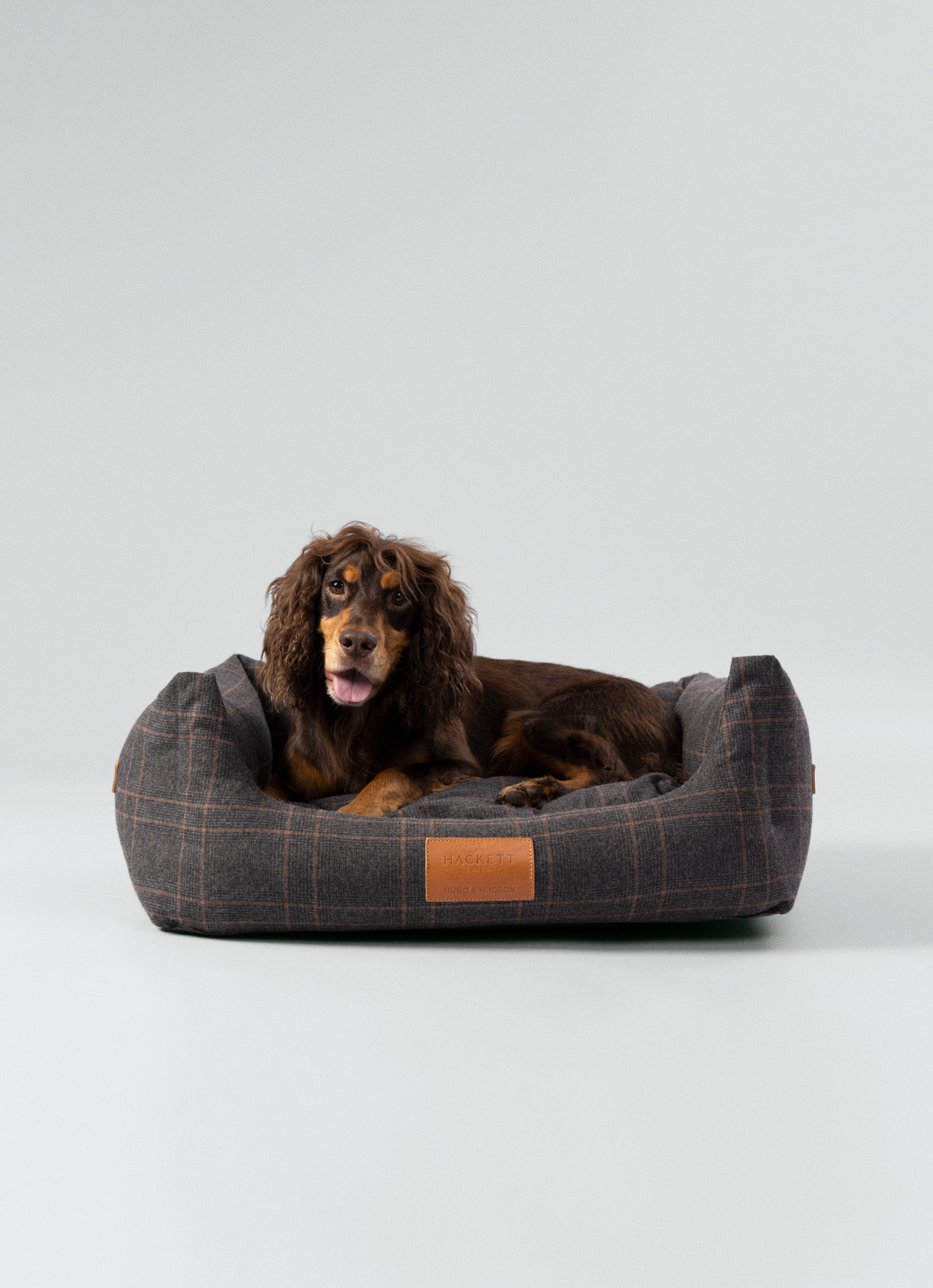 Dark Grey Checked Tweed Fabric Dog Bed – Hugo & Hudson London